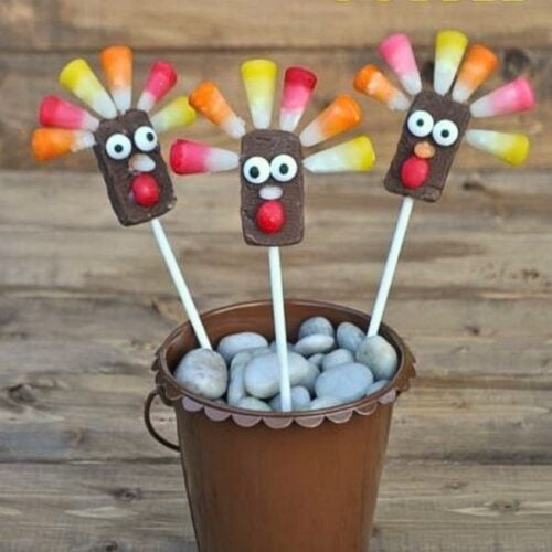 Cute Candy Corn Turkey {So EASY!}