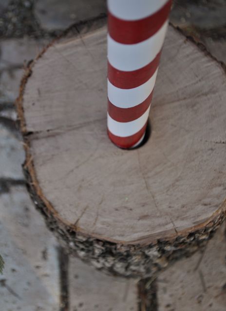WoodLogBaseStand_zps86f8140d - Make Life Lovely