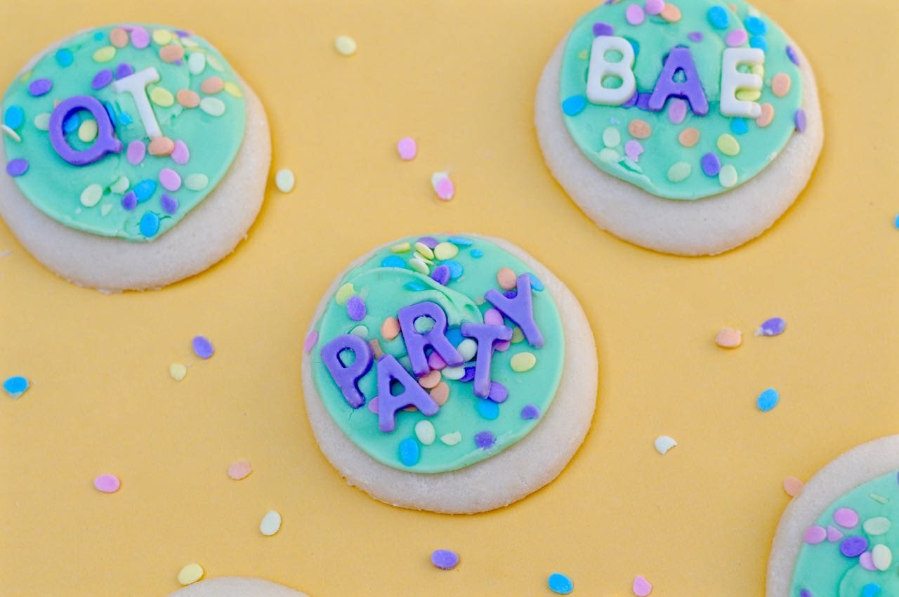 Chocolate Letters Tutorial for Cupcakes & Cookies - Make Life Lovely