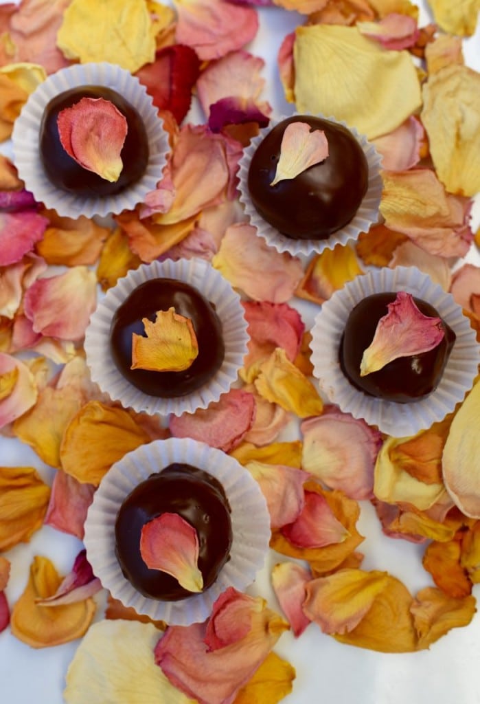 Dessert with edible flower petals - Make Life Lovely