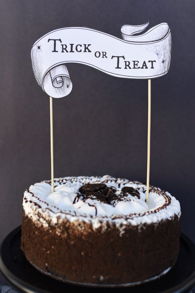 Print This FREE Printable Halloween Cake Topper