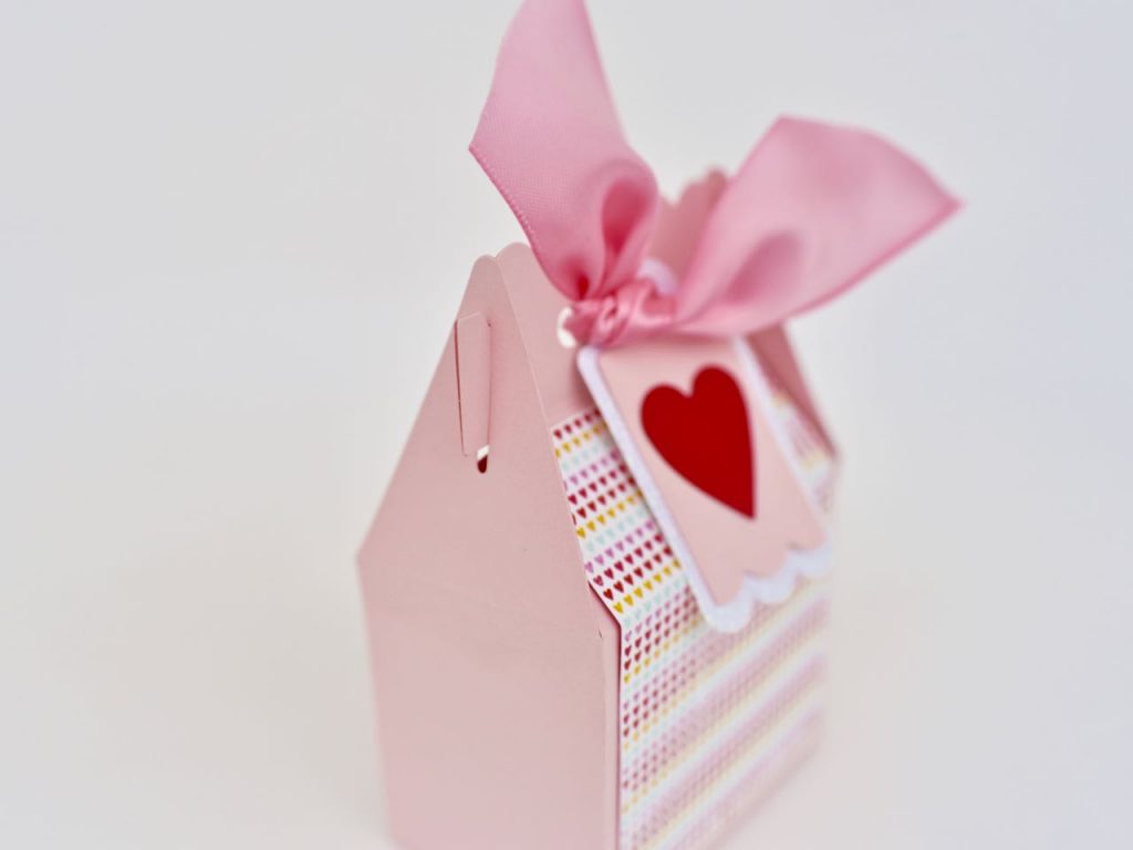 Valentine candy box craft with Sizzix Big Shot and Scalloped Gable Box ...