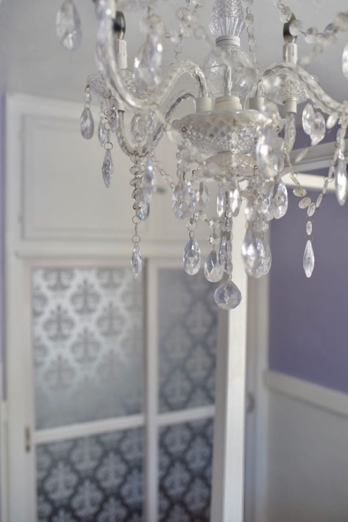 Girls room closet doors makeover - Make Life Lovely