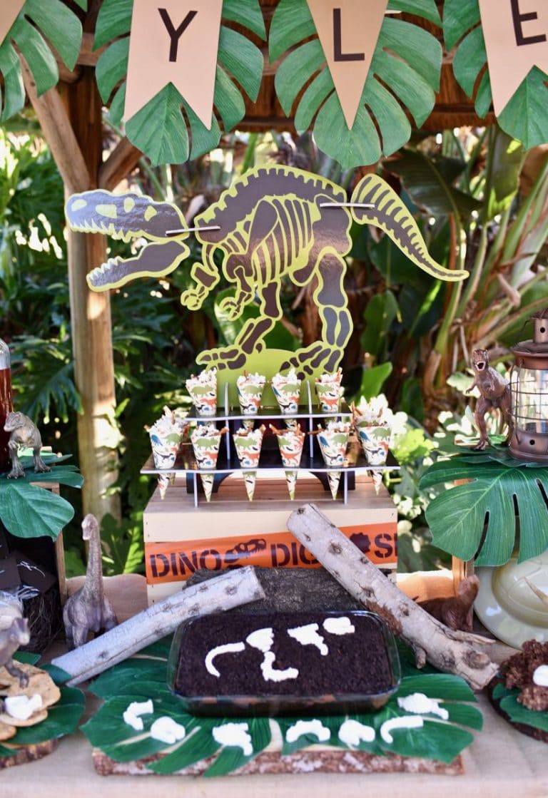 How to Throw the Ultimate Dinosaur Party! - Make Life Lovely