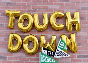 How To Create a Football Themed Party {Score With Guests!}