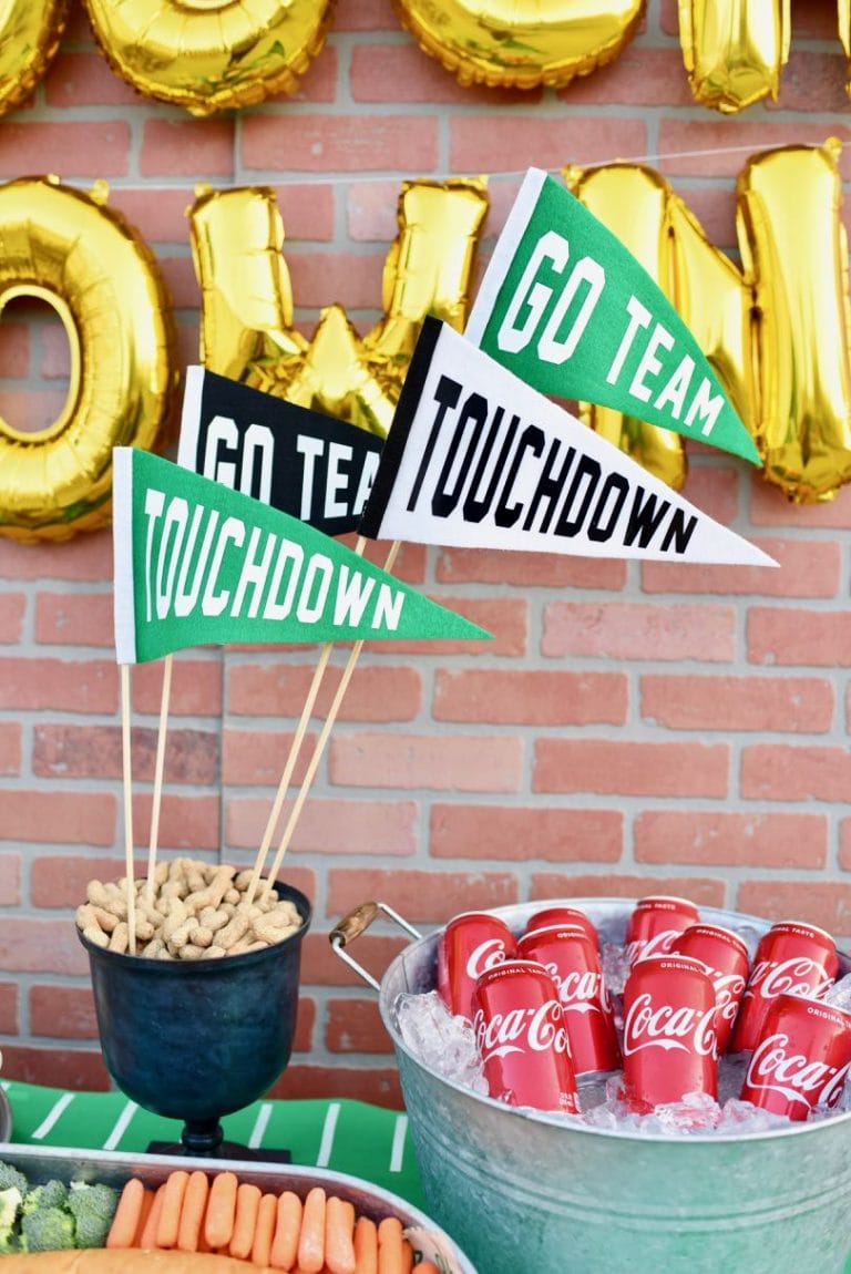 How To Create a Football Themed Party {Score With Guests!}