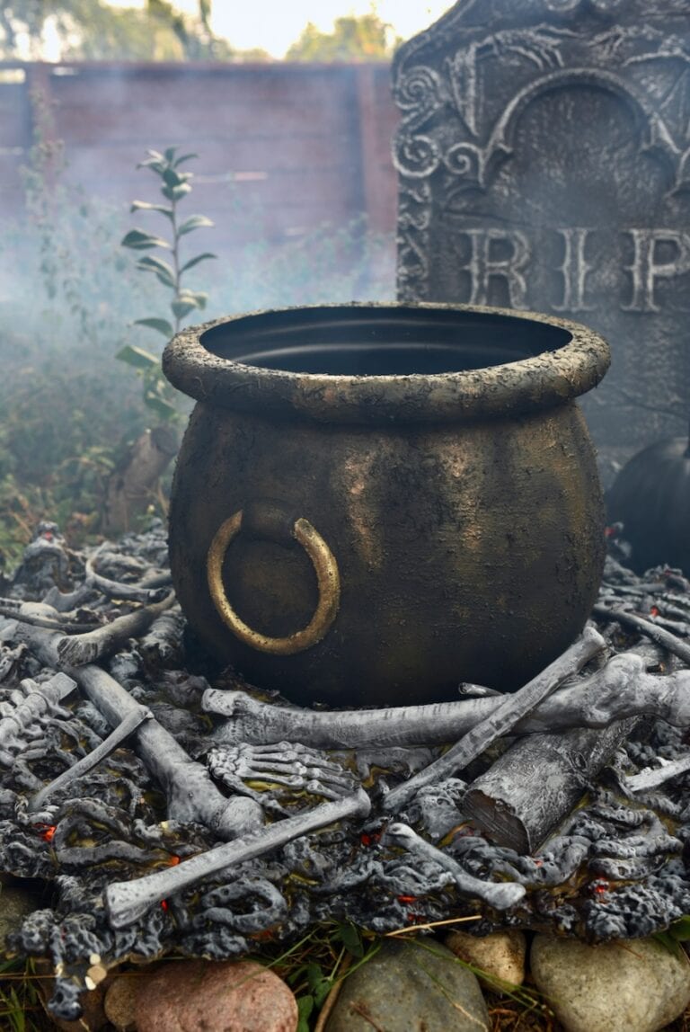 How To Make the ULTIMATE Fake Fire Prop for Halloween!