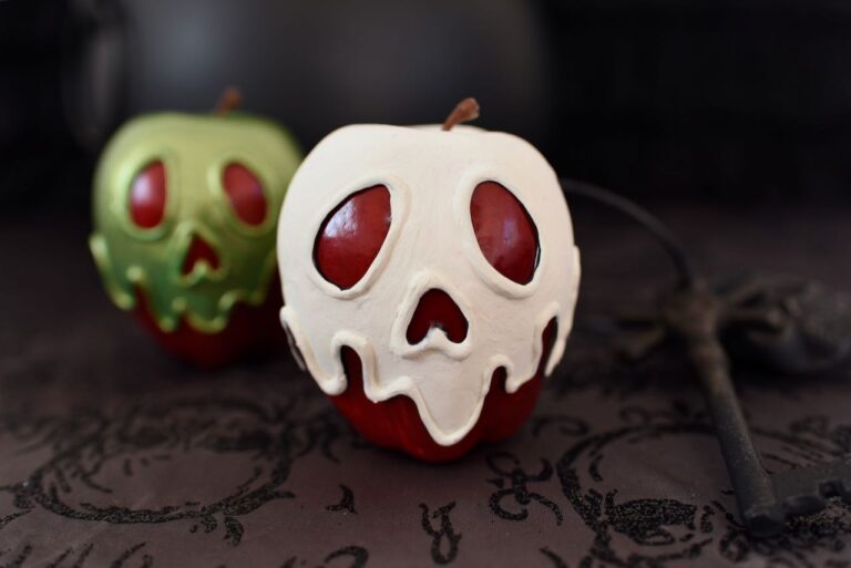 Make the Spookiest Snow White Poison Apple {In 15 Minutes!}