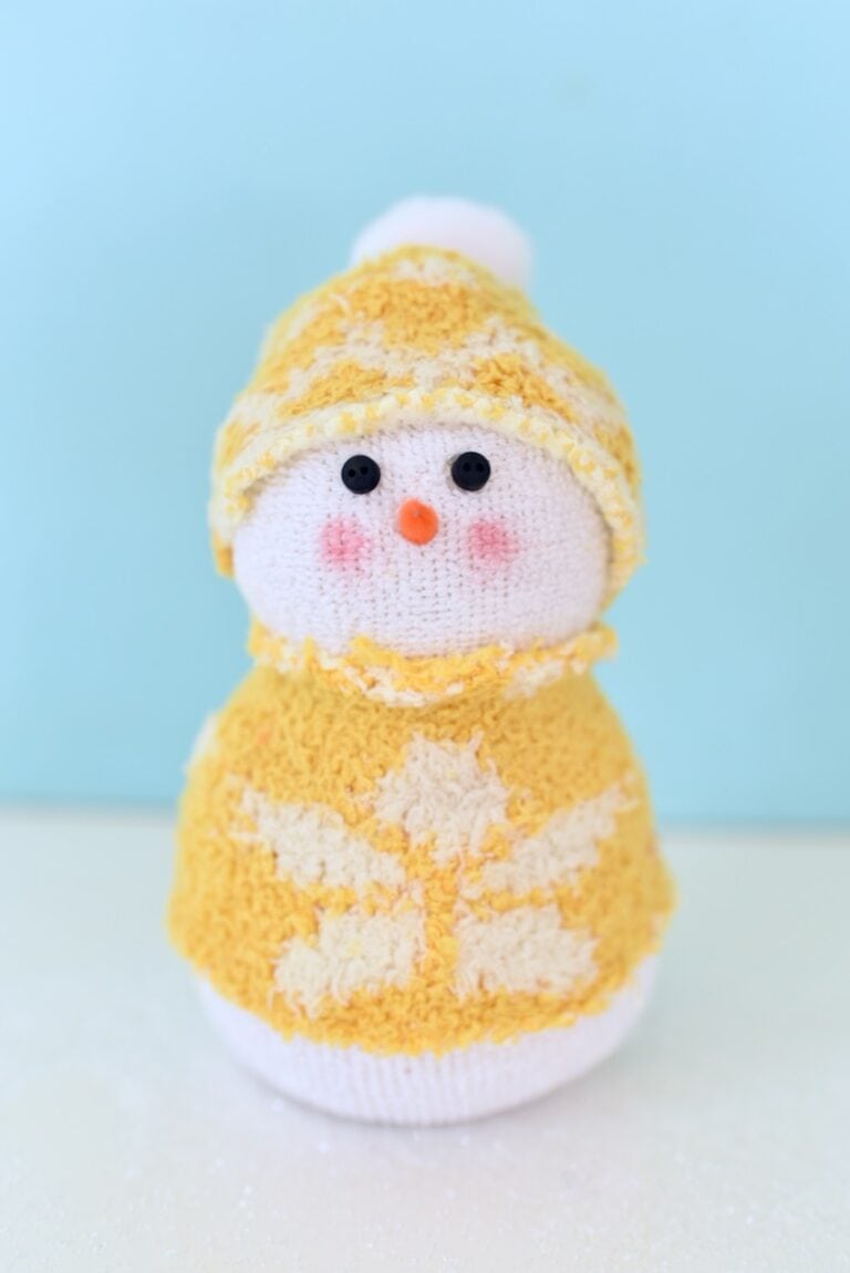 How to Make the CUTEST Sock Snowman in Minutes! - Make Life Lovely