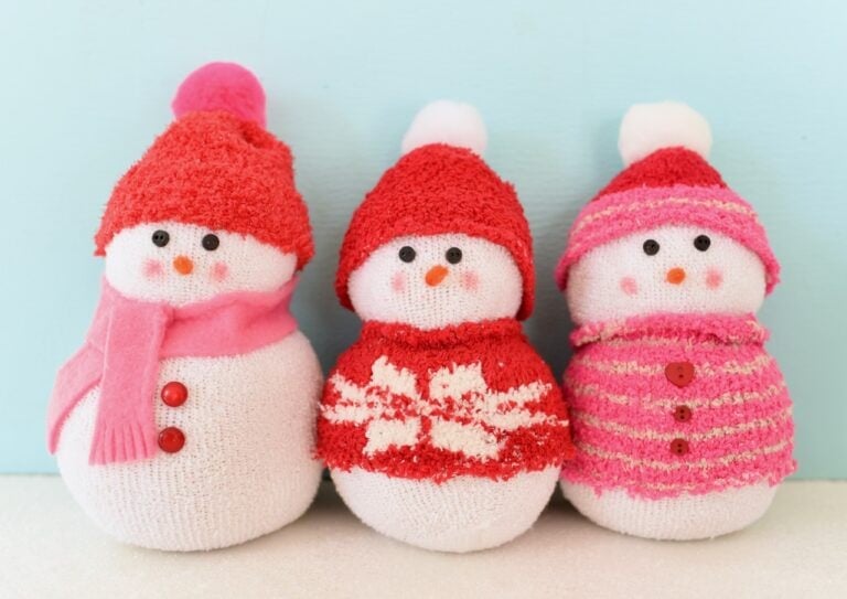 How to Make the CUTEST Sock Snowman in Minutes! - Make Life Lovely