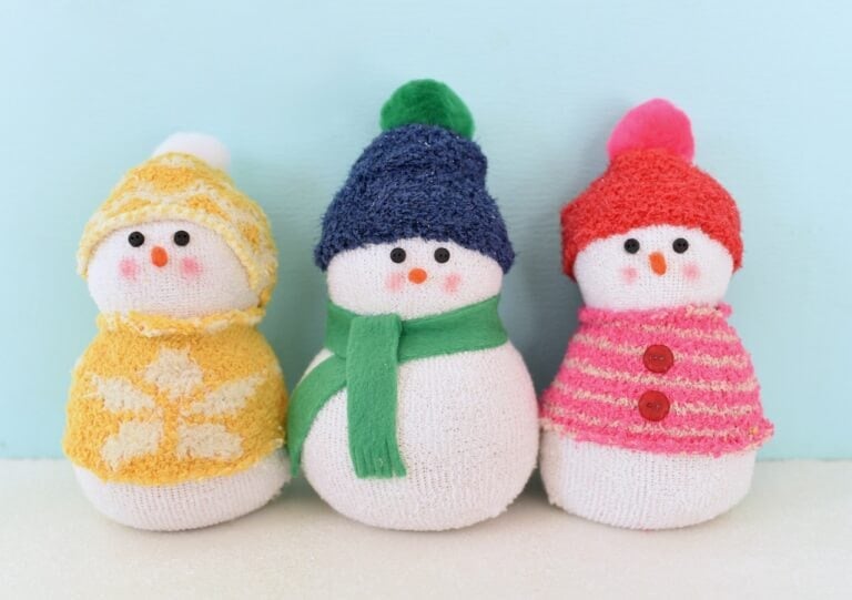 How to Make the CUTEST Sock Snowman in Minutes! - Make Life Lovely