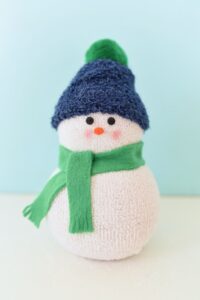 How to Make the CUTEST Sock Snowman in Minutes! - Make Life Lovely