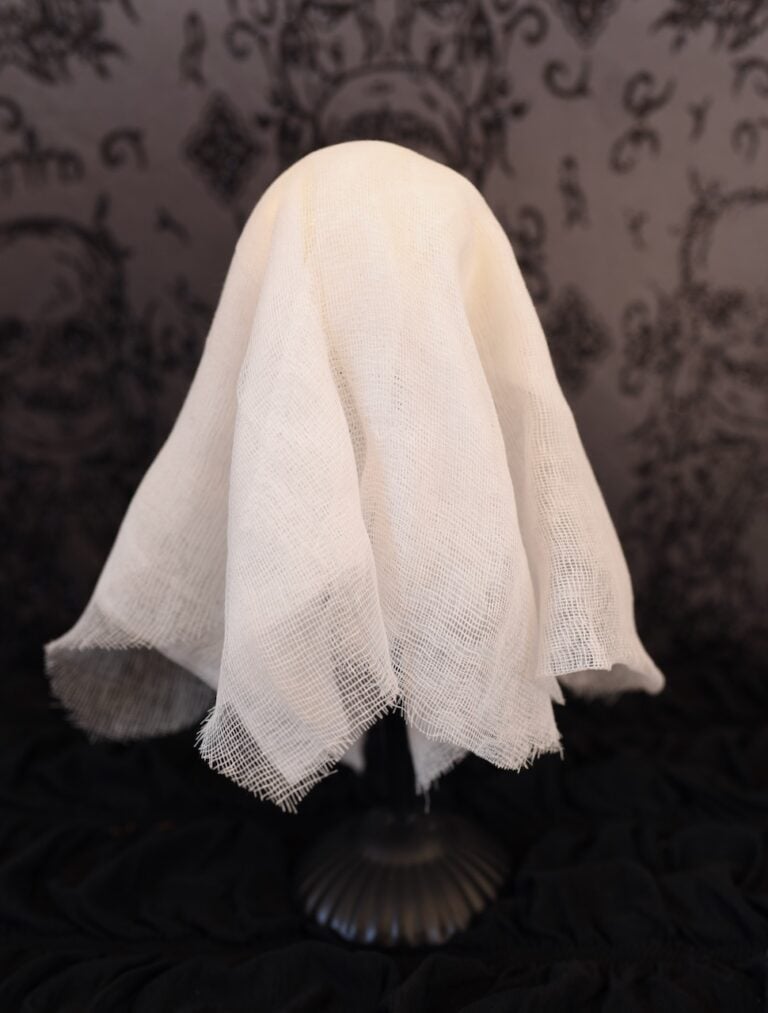 How to Make a Light Up Ghost {Pottery Barn Dupe!}